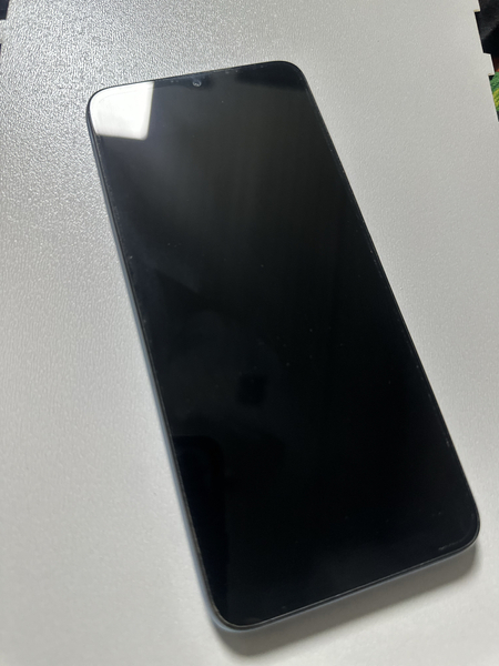 Techno spark telefon sotiladi