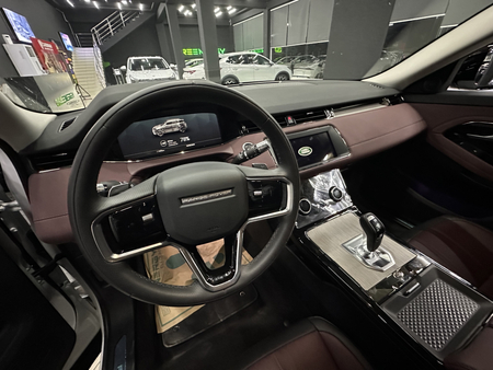 Renge Rover Evoqus p300