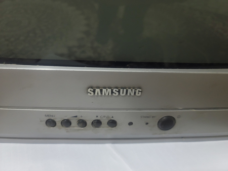 Samsung tv sotiladi