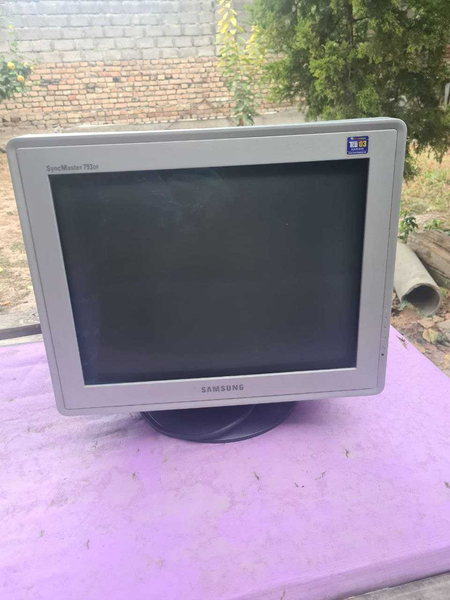 Монитор Samsung Sync Master