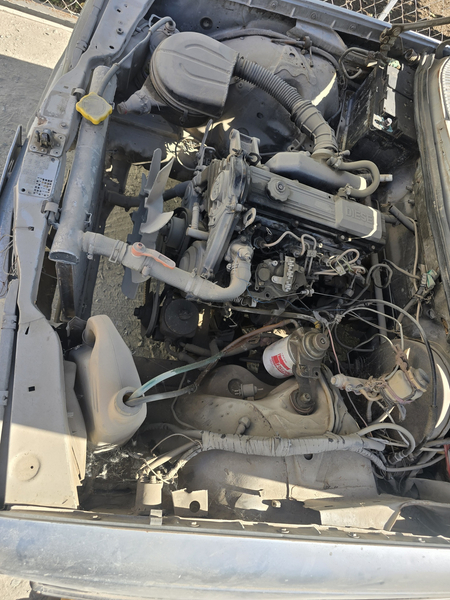На запчасти  по запчастями мерс merc  mercedes  W123  E 200