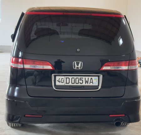 Honda Elysion 2004