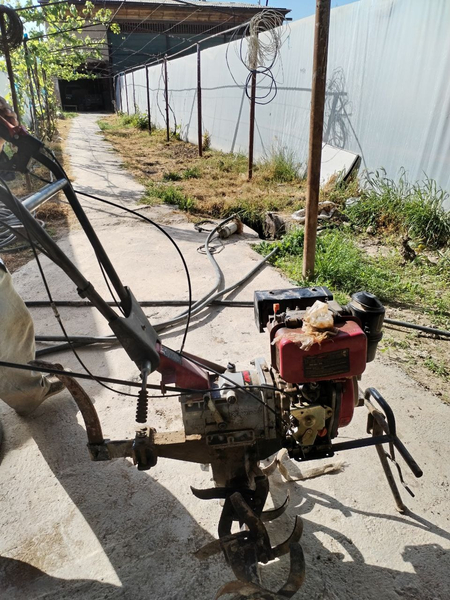 Traktor sotiladi srochno