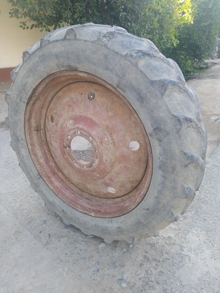 T28 traktori uchun balonlar