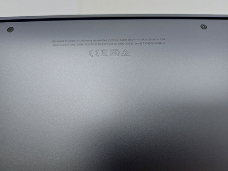 MacBook air m1 2020 8/256 батарея 100%