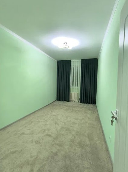 Дархан  4/9/9 Балкон 1*7м² Общ пл 100м² Инконель