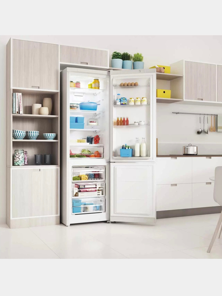Холодильник indesit