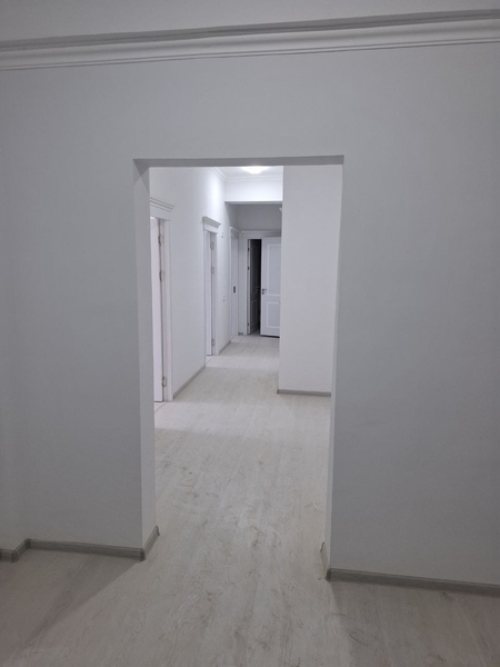 Продаётся 2 комнатная квартира в Мирзо-Улугбекском районе,на Карасу-3