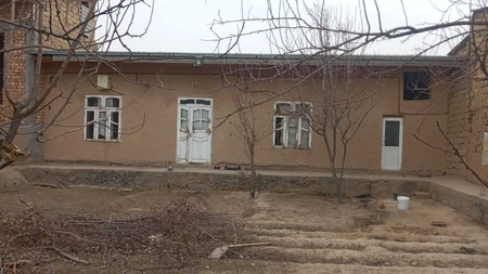 срочно Тайёр хавли сотилади Самарканд шахар Зиёлилар кучаси 15 уй