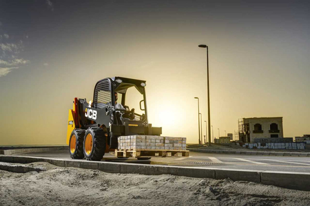 В наличии! 6.	Мини погрузчик с бортовым поворотом JCB SSL 155