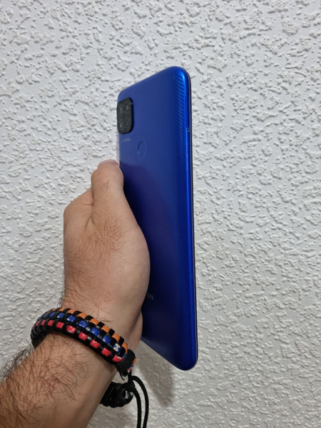 Продаю телефон Redmi 9 C память 4/64 в отличном состоянии!