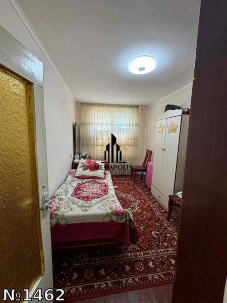 Продаётся 3 х комнатная квартира. Ориентир центральная аптека. 1 этаж.