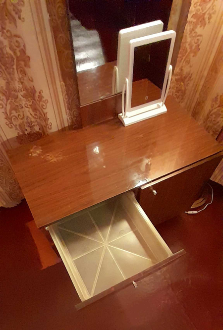 Продается Трюмо б/у
