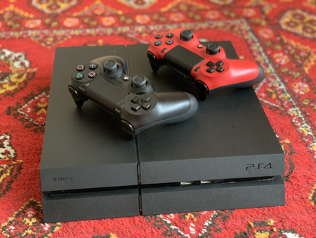PS4 1TB Ideal holati