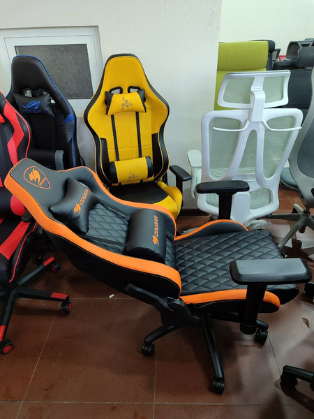 Компьютерное игровое геймерское кресло модель Cougar Orange