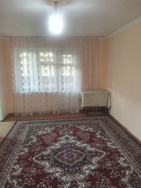 Chirchiq shahar Troiskiy Cherkov oldida 2 xonalik kvartira ijara