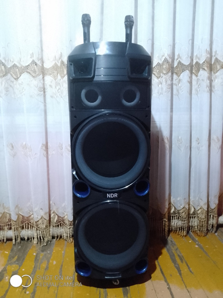 Калонка блютуз с микрофоном
