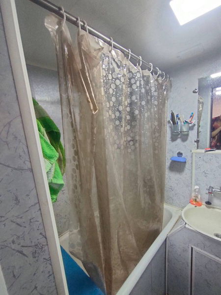 Срочно продаётся квартира 1/4/4 паркенский базар