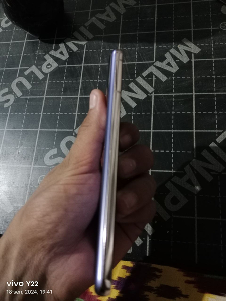 Samsung S21 5G Edial holatda