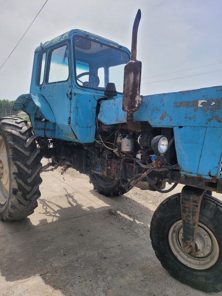 Traktor MTZ 80X sotiladi