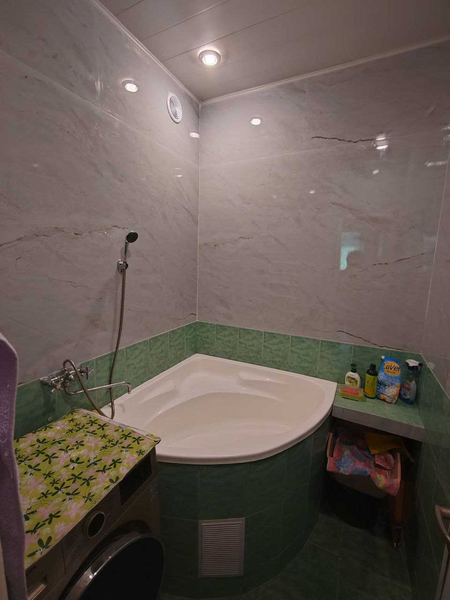 Продаётся квартира на торговом центре, Чиланзар-3 (М.Новза)