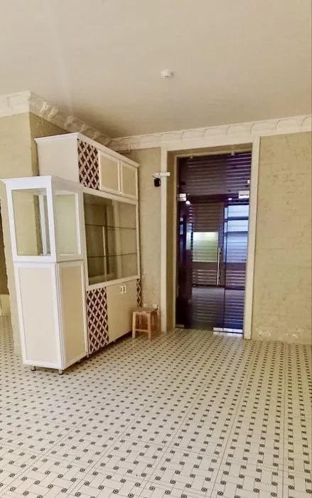 90м² 3 комнаты вдоль дороги ориентир стадион старт метро Пушкина