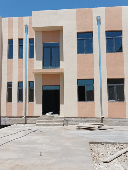 Madaniyat markazida  uy sotiladi 3.5 sotix.