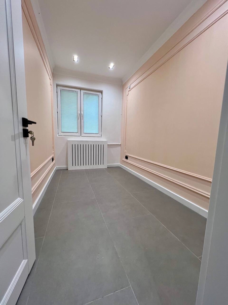 Продается Евро офис Ор-р: метро Айбек 85м2