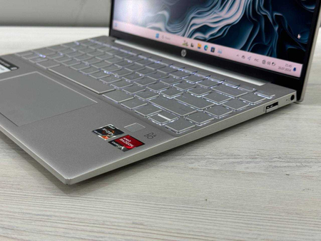 HP Pavilion Aero Laptop / Ryzen 7 5825U (8 ядра 16 потоков) 16Gb / 1Tb