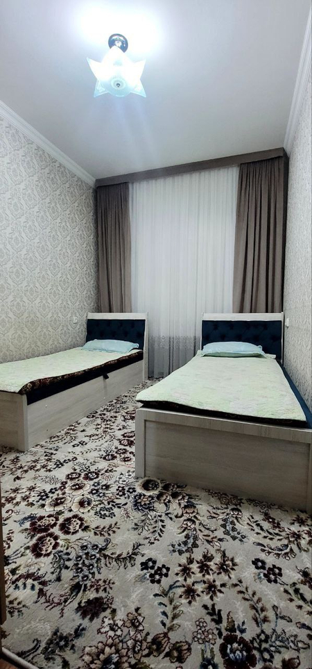 Qora-qamish 2/1  da 4 xona dom sotiladi\\n 95.000  startiviy,  Remonti