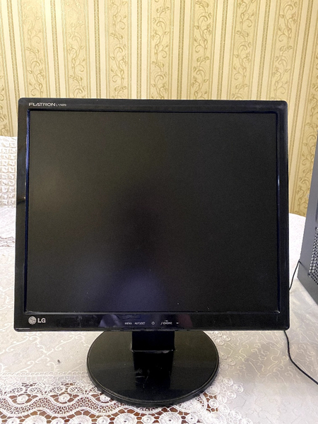 LG komyuter srochno sotladi