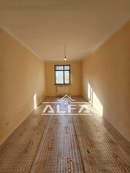 2 xonali 60m² 4-qavat sotiladi.