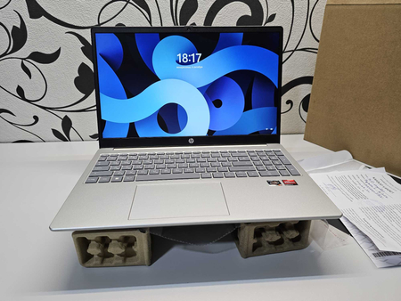 ПРОДАМ HP Laptop 15 2024 Ноутбук Ryzen™ 3-7320U/8GB/256SSD/15.6