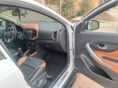 Lada Xray Cross Lux Presstige MT