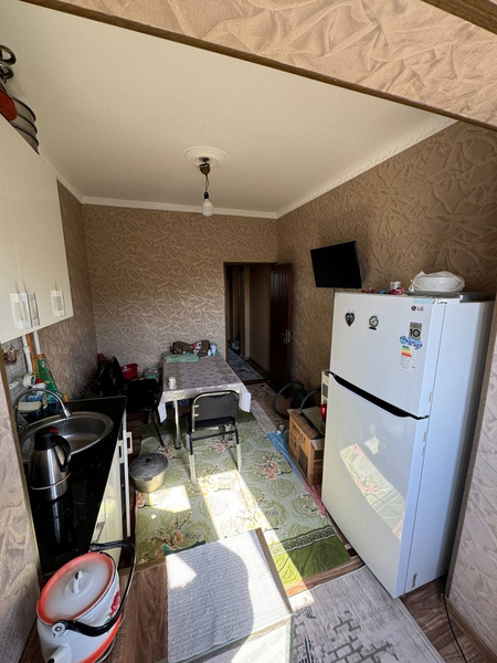 Yashnobod tumani. Qoʻyliq bozordan 2 km.  Panelnida 2 xonali uy 1 oy m