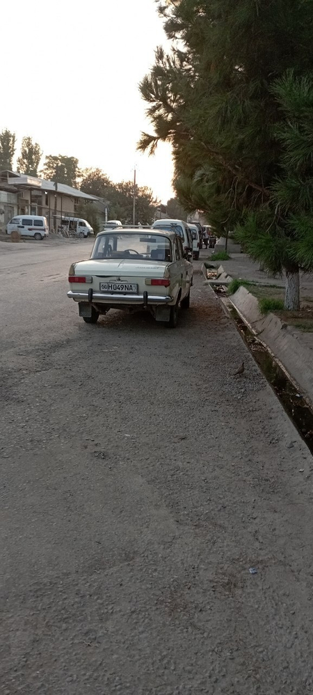 Maskuvich sotildi yili 1989 texnik xolati yaxshi 4 ta baloni yangi  na