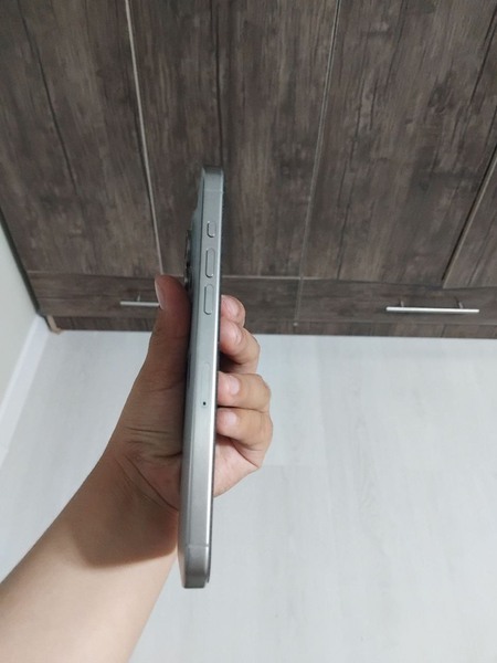 Srochna Iphone 15 promax sotiladi