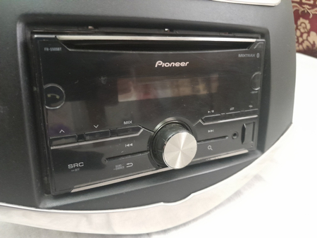 Pioneer auto magnitola