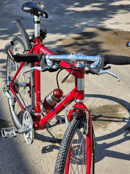 Velosiped sotiladi