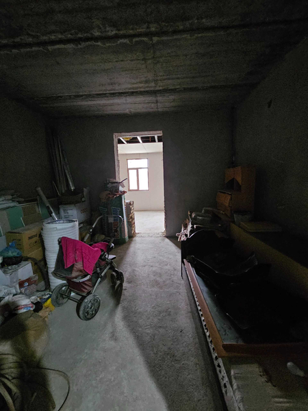 6 xonali qilingan 105m² 1-qavat sotiladi.