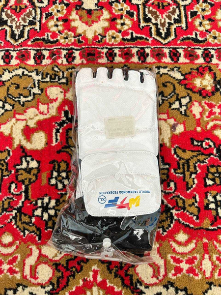 Продам комплект экипировки для Таэквондо WTF.