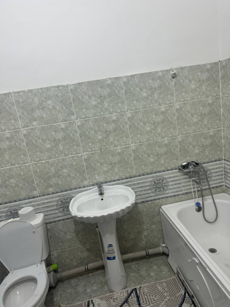 3 xonali kvartira sotiladi