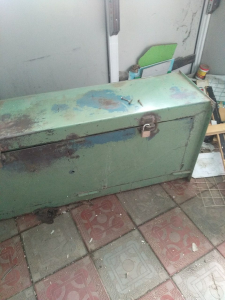 Сейф ,шкаф из толстого металла.В Ташкенте.