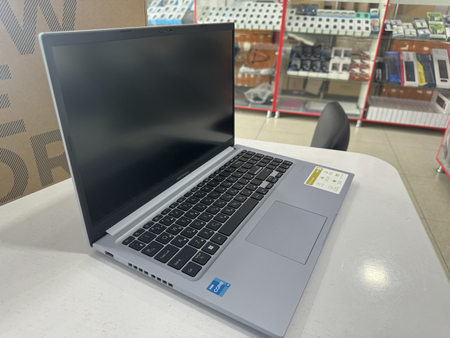 Asus vivobook core i3-1220P 8/512 ssd nvme yangi