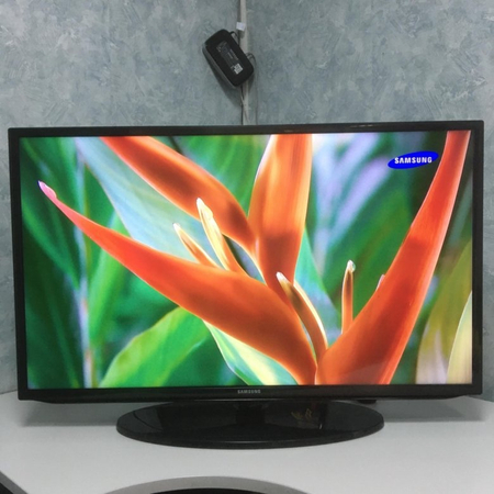 Самсунг UE40EH5000W