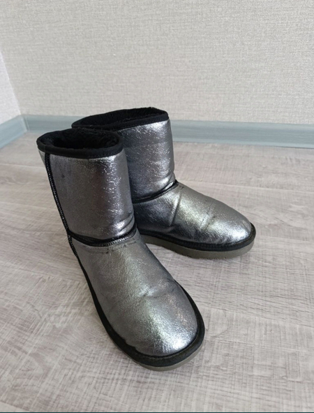 Продаются угги женские