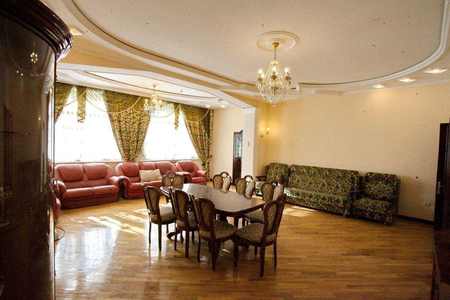 Продается 4 ком на Госпитальном - Попугайчики