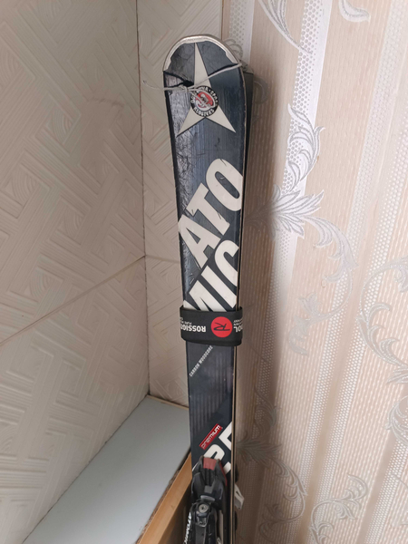 Продам лыжи Atomic 169