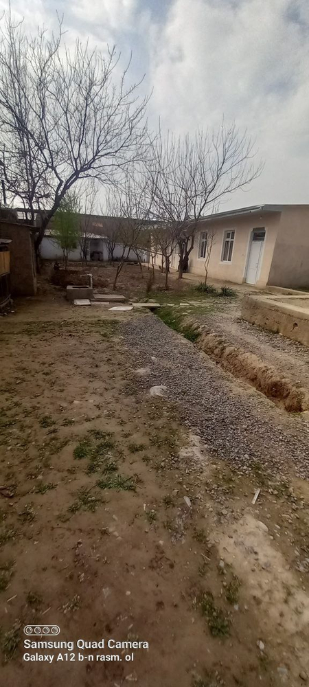 Uy sotiladi srochna