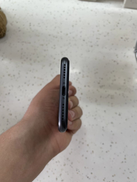 Iphone 8 black.